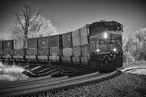 Infrared Photo Csx I028 As It Rounds The Banked Curve At Kelly Ky