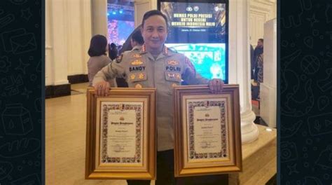 Bidhumas Polda NTT Raih Penghargaan Bergengsi Di Hari Jadi Ke 72 Humas