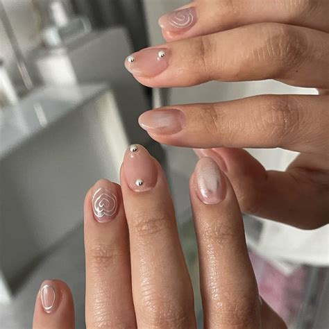 Nails에 있는 Kate님의 핀 네일 컬러 매니큐어 아이디어 반짝이는 네일
