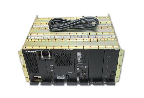 Motorola Repeater Quantar Vhf 150 174 Mhz Range 2 125 Watt Used Radios