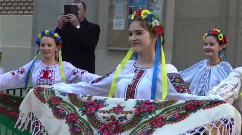 Танець з хустками Українська суботня школа «ім Святого Миколая Youtube