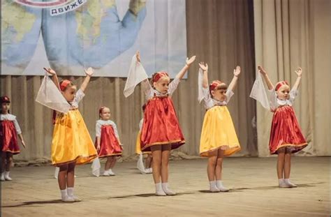 Русский народный танец с платочками Смотреть онлайн в поиске Яндекса по Видео