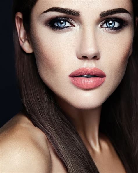 Free Photo Sensual Glamour Portrait Of Beautiful Woman Model Lady