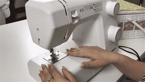 Comment Se Positionner Devant La Machine à Coudre Enjoycouture