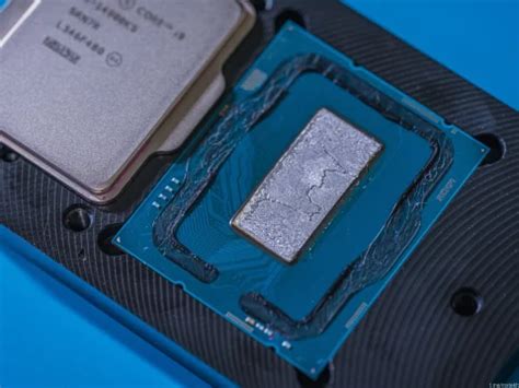 Intel Core I Ks Cpu Delidded Benchmarked Over W Power Consumption In Y Cruncher