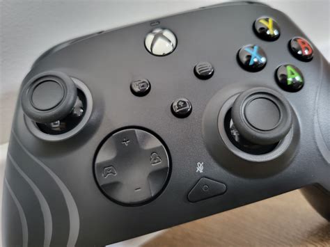 PDP Afterglow Wave recenzja i opinia o sprzęcie Xbox PC Zjawiskowy kontroler dla szerokiej