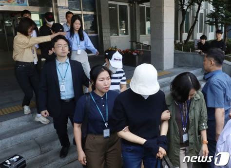 검찰로 송치되는 동탄 전세사기 피의자들 네이트 뉴스