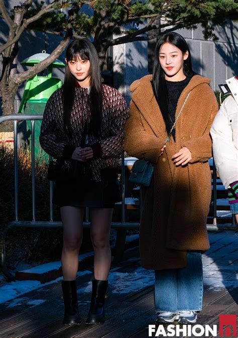 패션엔 패션엔 포토 4세대 걸그룹 뉴진스 요즘 대세 강추위 맞선 풋풋한 출근길