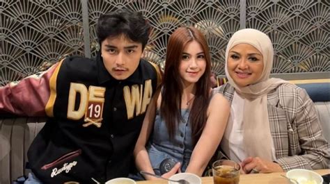 Profil Dan Agama Betharia Sonata Rela Cium Kaki Ibu Rinoa Aurora Demi Minta Maaf Kelakuan Putranya