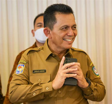 Pemerintah Provinsi Kepulauan Riau Bantu Rp 300 Juta Dan Logistik Untuk
