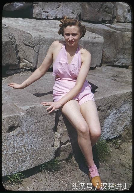 40年代在海濱享受日光浴的美女老照片 每日頭條