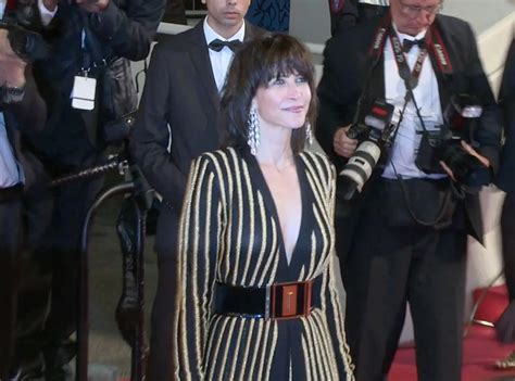 Exclu Vidéo Cannes 2015 Sophie Marceau sublime en Balmain pour une