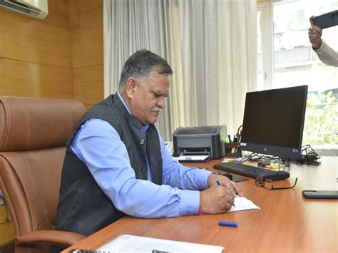Ias Manoj Kumar Singh From Bihar Become Uttar Pradesh New Chief