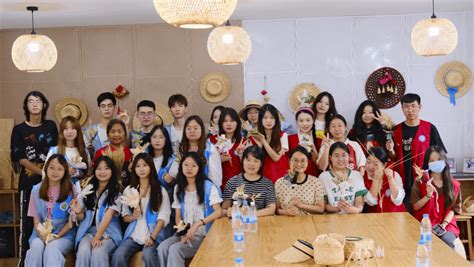 学校在2024年四川省大学生暑期文化科技卫生“三下乡”社会实践活动中获评多支重点团队 成都航空职业技术大学