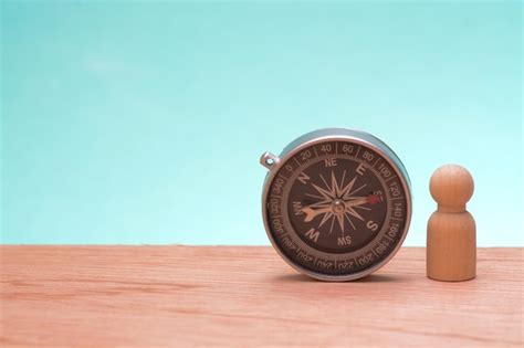 El Empresario Navega Por El Complejo Panorama Empresarial Con La