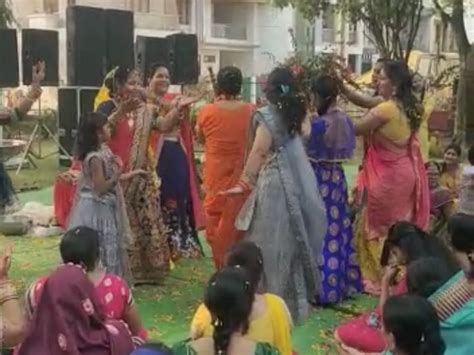 Women Worshiped Lord Radha Krishna Devotees Danced To Fag Songs
