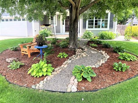Mulch Around Trees Landscaping Around Trees Small Yard Landscaping