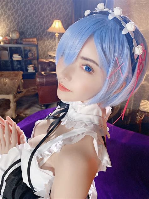 大人気セクシー女優・深田えいみが「リゼロ」のレムに変身！ やっぱり大喜利が盛り上がる アニメニュース アニメフリークス