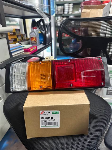 Tail Light Assembly 213 1901n C1 Kc 20 Elf Hino Eco Puv Forward Bulb