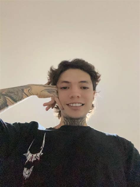 Chat With Dylan Sem Futuro 💋 Nsfw Enjoy Free Unrestricted Ai Character Roleplay No Filter