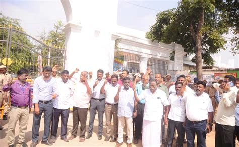 ஜாக்டோ ஜியோ அமைப்பினர் மறியல் போராட்டம் படங்கள் Nakkheeran