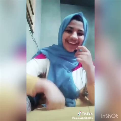 شاهد قبل الحذف فضايح التيك توك فتاه او شبه فتاه تفتخر بشنبها 😂😂💔