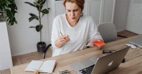 Business Admin Vs Business Management Key Differences And Career Paths Explained Peny Ikul