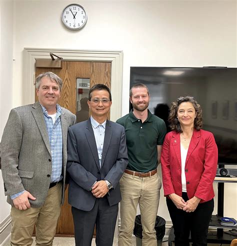 本院黃紹毅副院長代表本院至UW College of Agricultural Life Sciences 美國威斯康辛大學麥迪遜分校農業