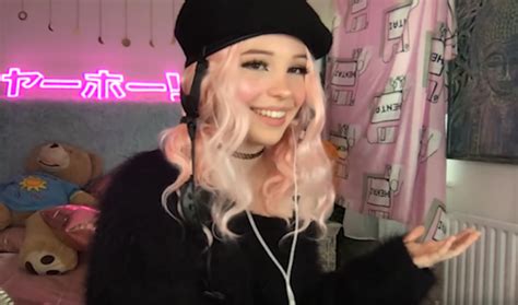 Belle Delphine Vende Una Bambola Gonfiabile A Forma Di S Stessa Foto