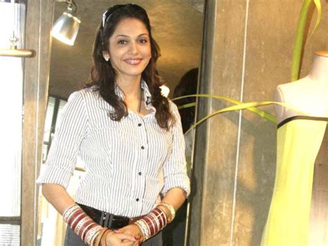 Eesha Koppikhar Graces Resort Collection Preview Photo Of Eesha Koppikhar From Eesha Koppikhar