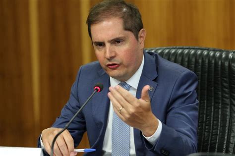 Agu Entra Na Briga De Bolsonaro Contra Obrigatoriedade Da Vacina Para
