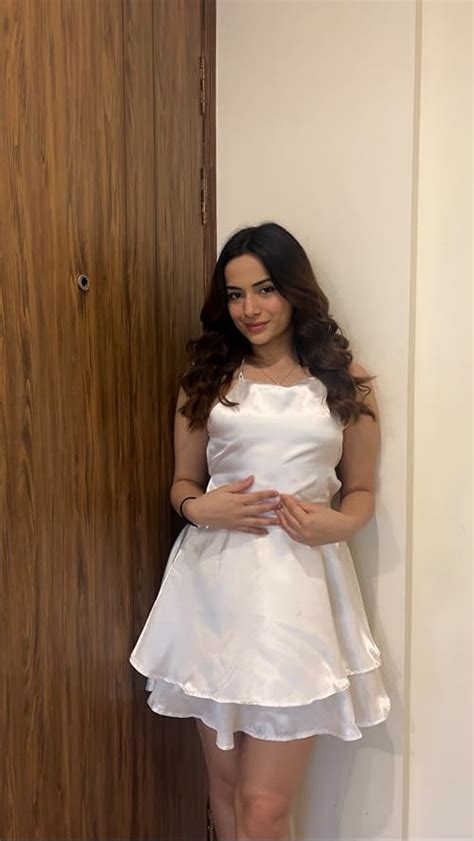 Kriti Singhs Amazon Page