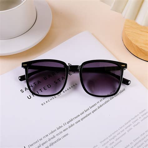 🔥🔥roman Holiday Vintage Black Square Frame Grey Lens Sunglasses For Men