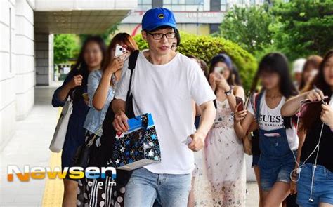 72년생 유재석 출근길 사복 모음 인스티즈 Instiz 이슈 카테고리