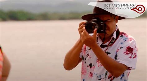 Naked el documental protagonizado por un fotógrafo muxe que