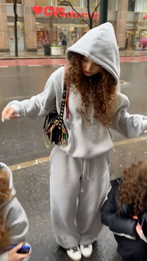Kalogeras Sisters Outfits