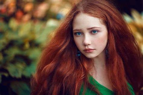 Wavy Hair Women Cintia Dicker Freckles Portrait Model Long Hair