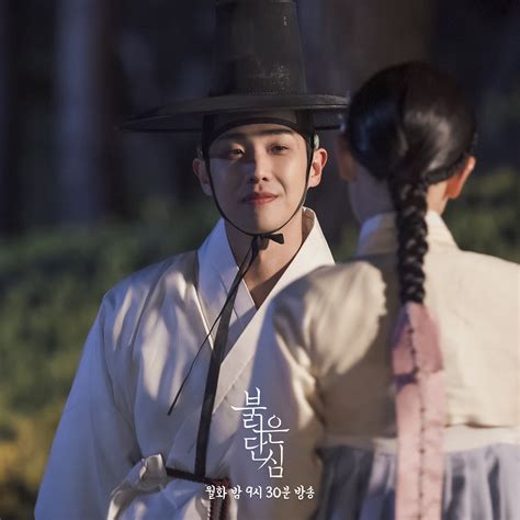Kbs Drama On Twitter 이유커플 수선화 꽃밭에서 조우 애틋한 두 사람의 눈 맞춤 궁중 핏빛 로맨스 붉은