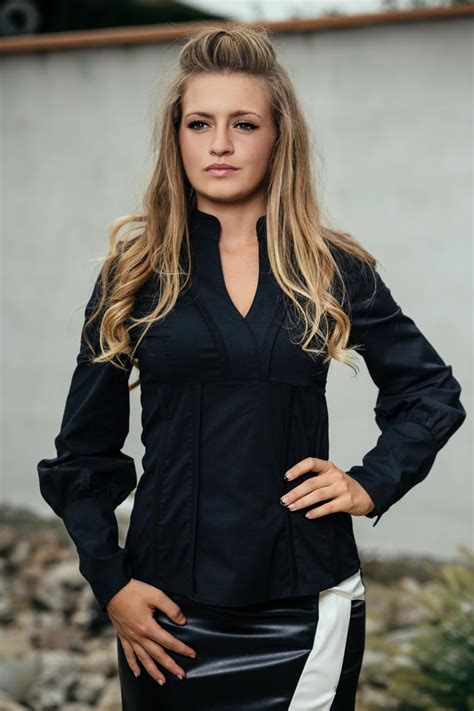 Дамска черна риза с дълъг ръкав със страничен скрит цип Avangard