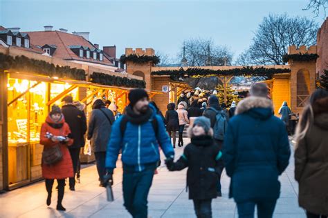 Jarmark bożonarodzeniowy na Starym Mieście już stoi Tutaj poczujecie świąteczny klimat kupicie