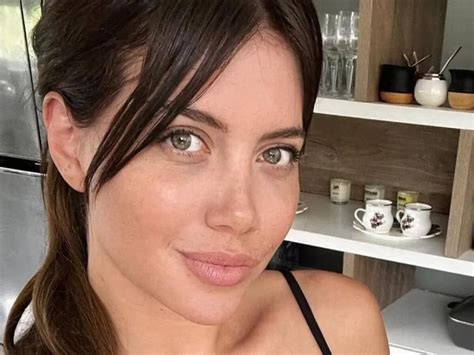 Wanda Nara Se Sac Una Foto Picante Pero Los Fan Ticos Descubrieron Un Devastador Detalle El