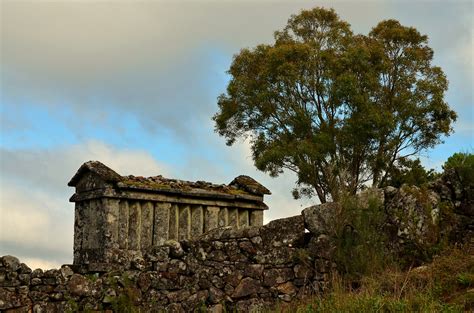 무료 이미지 경치 나무 록 하늘 언덕 건물 가을 유적 Ggl1 농촌 지역 고대 역사 우디 식물 4928x3264 305642 무료 이미지
