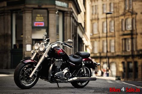Triumph Thunderbird Commander Price Specs Mileage Colours Photos