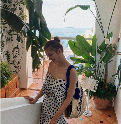 無視張馨月秀恩愛？吳千語七夕曬美照，配文6個字顯大女主格局 每日頭條