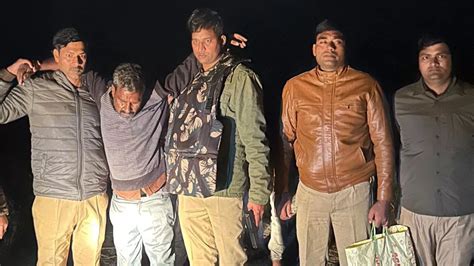 Maharajganj News मुठभेड़ के बाद पुलिस ने चार बदमाशों को किया गिरफ्तार