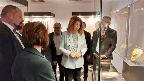 Вицепрезидентът Йотова Историята на Балканите не разделя а обединява Новини бг