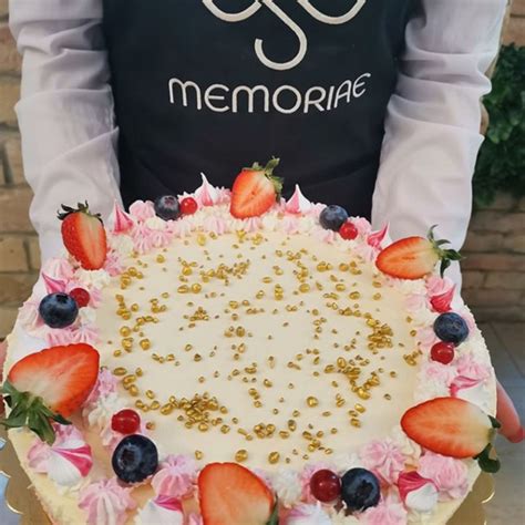 Fehércsokoládé rubycsokoládé mousse torta rendelés Kaposváron