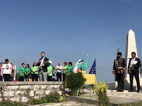 Почeтоха паметта на загиналите Ботеви четници на връх Милин камък снимки