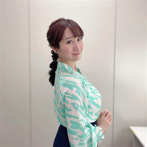 吉井明子さんのインスタグラム写真 吉井明子instagram「☀️🌸☂️ 今夜であと4回のカウントダウン 「あすに一番近い気象情報」☀