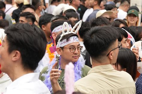 台灣同志遊行 無所畏懼做自己🏳️‍🌈 今天也有到場的人舉個手🙋